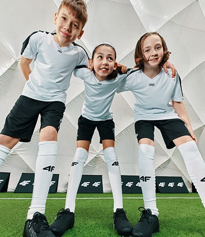 4F - Sports store. Sportswear, shoes and accessories for athletes